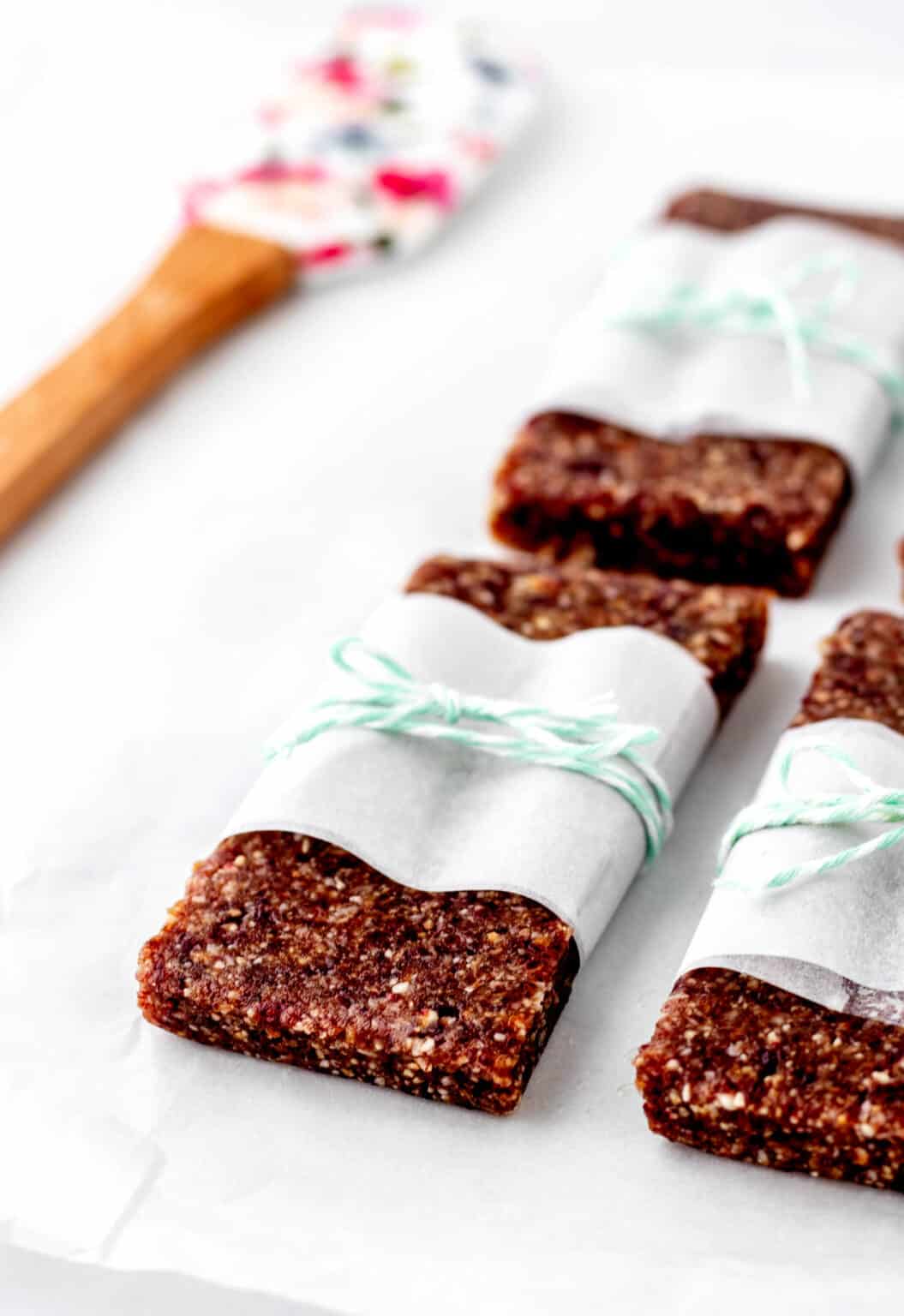 Homemade Healthy Pressed Fruit Bars Recipe {No-Bake} - Healthy Kids Recipes